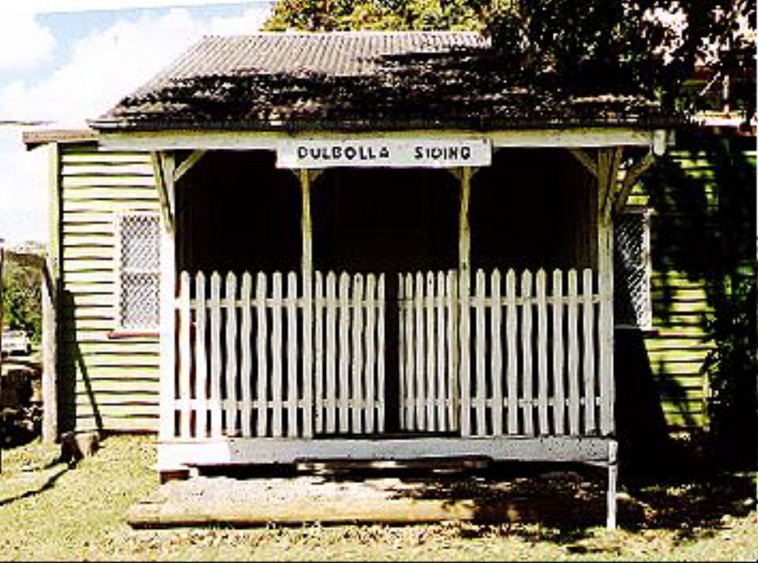 Locations Hub - Rathdowney - Rural Town with Mountain Range ...